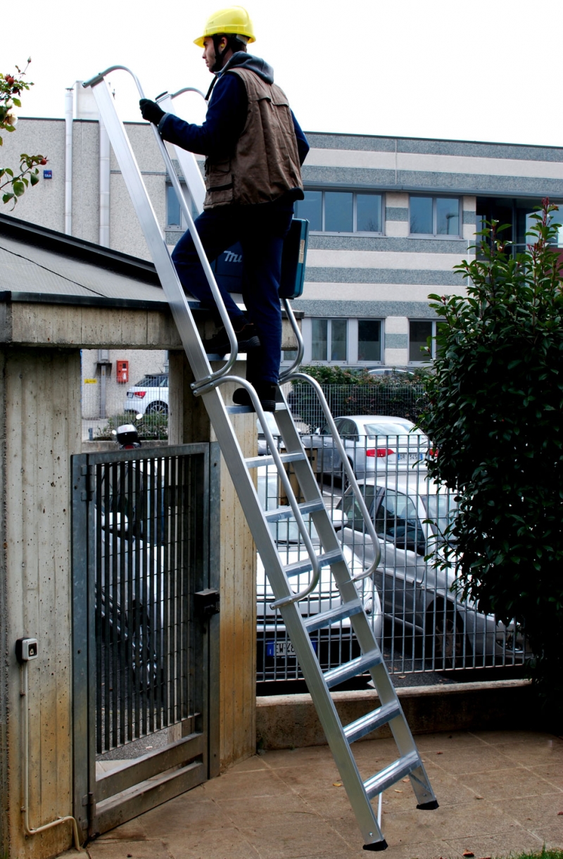 Professional leaning Alu ladder with handrails 6078 | PTEAM d.o.o.